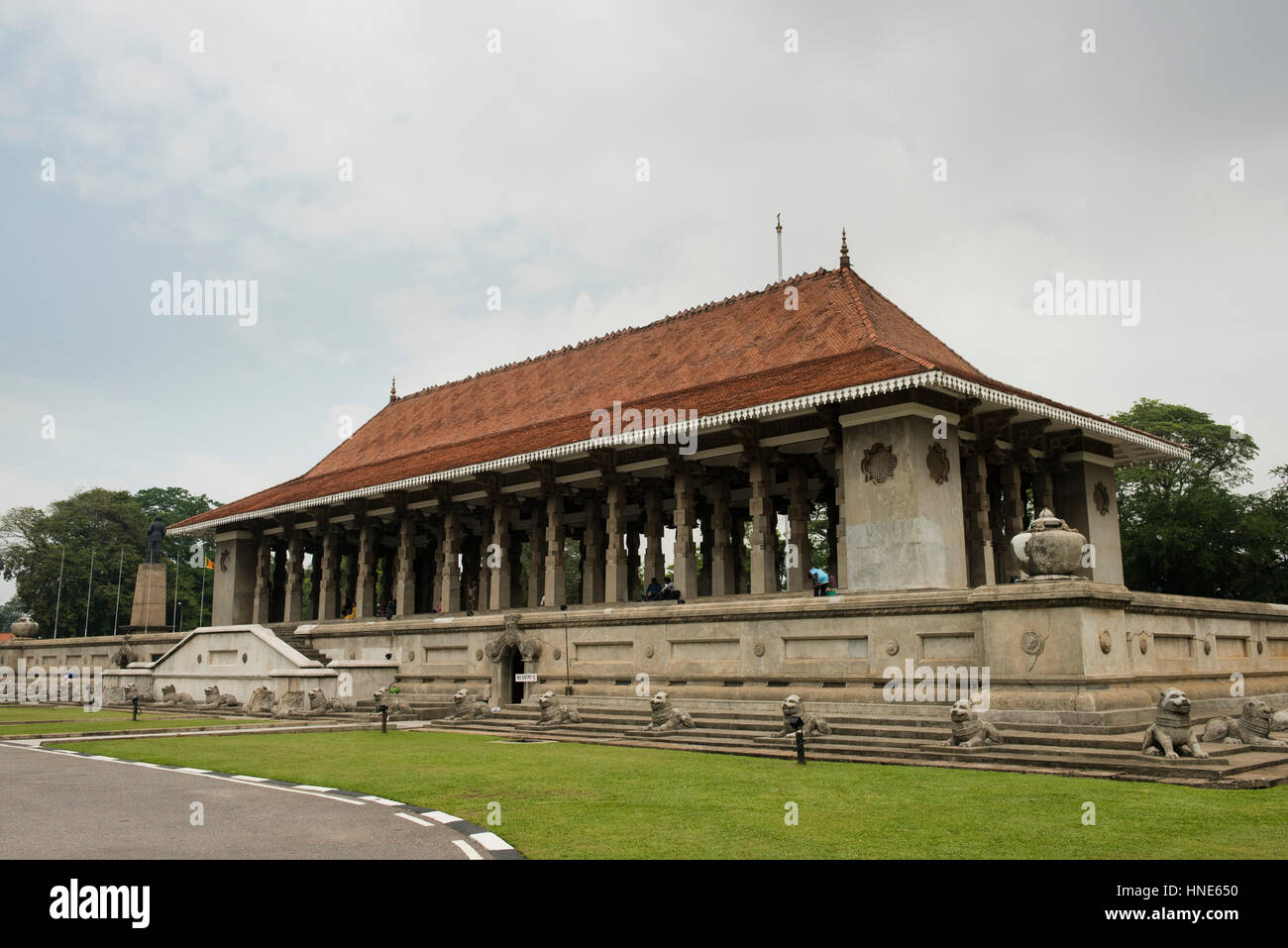 Independence Memorial Hall, Independence Square, Cinnamon Gardens ...