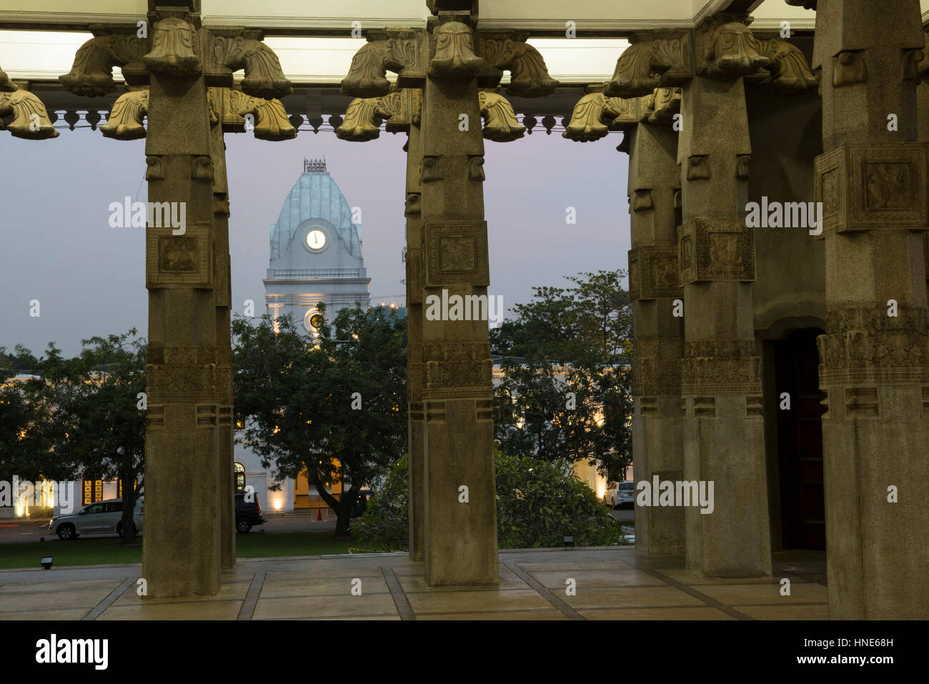 Independence Memorial Hall and Independence Arcade, Independence Square ...