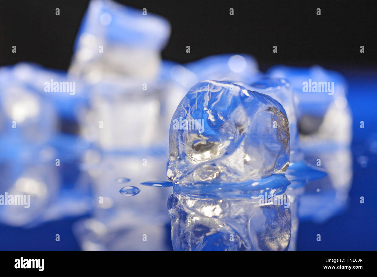 Solid cubes hi-res stock photography and images - Alamy