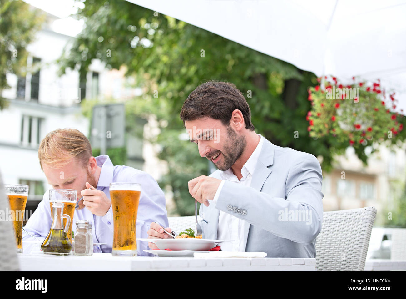 Eating outdoor food hi-res stock photography and images - Alamy