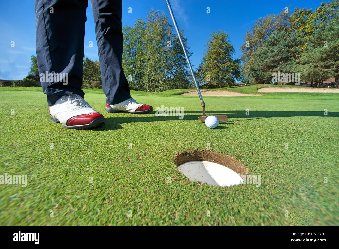 Putting golf hi-res stock photography and images - Alamy