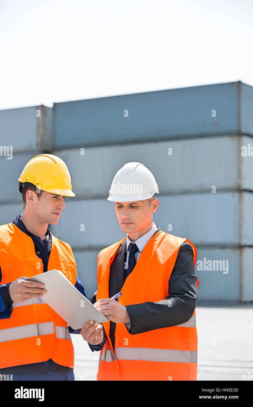 Worker and supervisor hi-res stock photography and images - Alamy