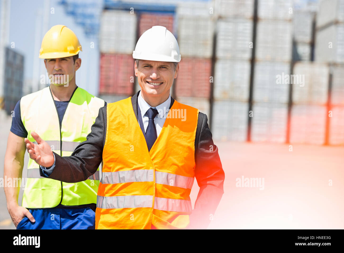 Adult male workers hi-res stock photography and images - Alamy