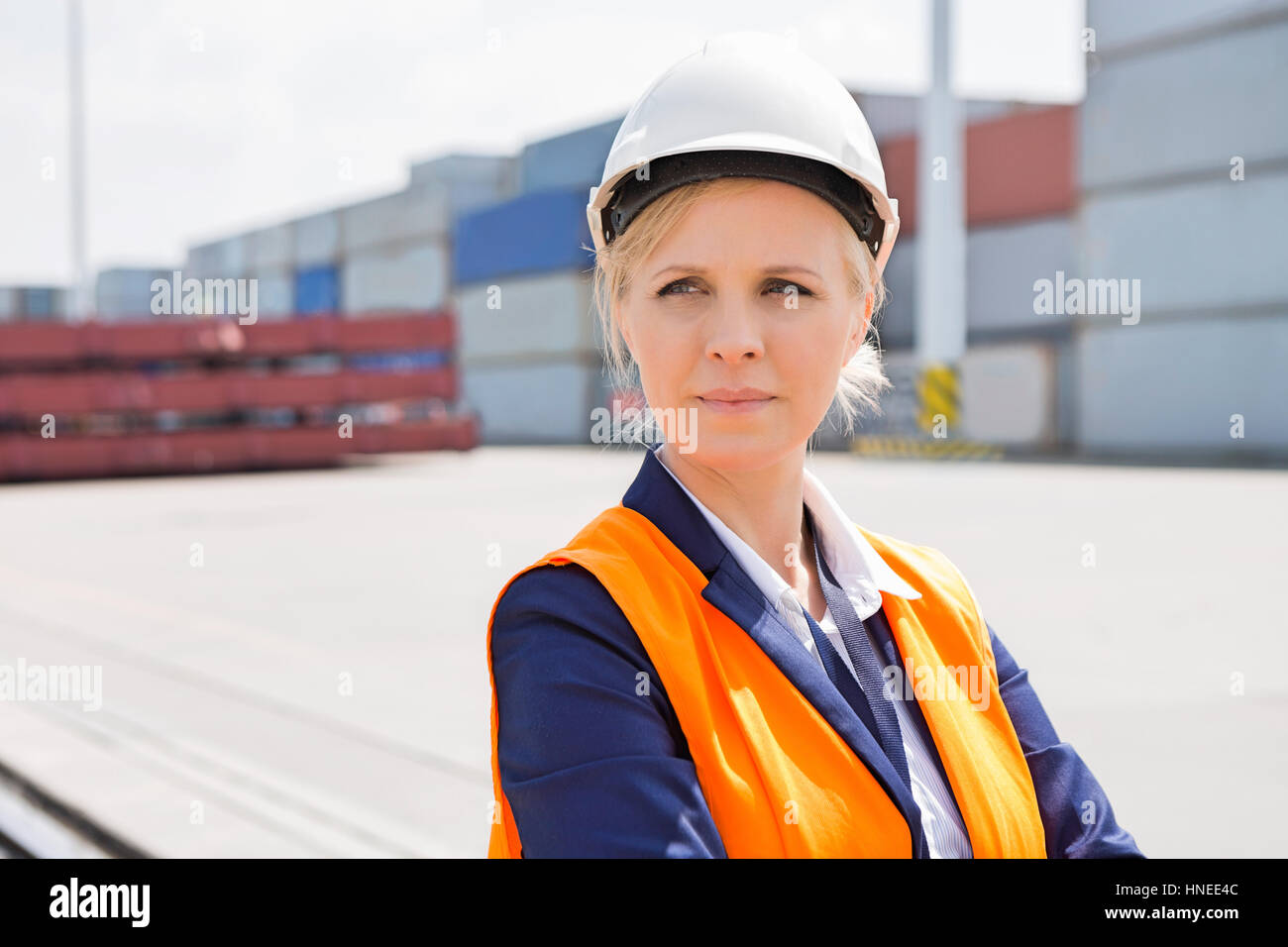 Shipping woman female women hi-res stock photography and images - Alamy