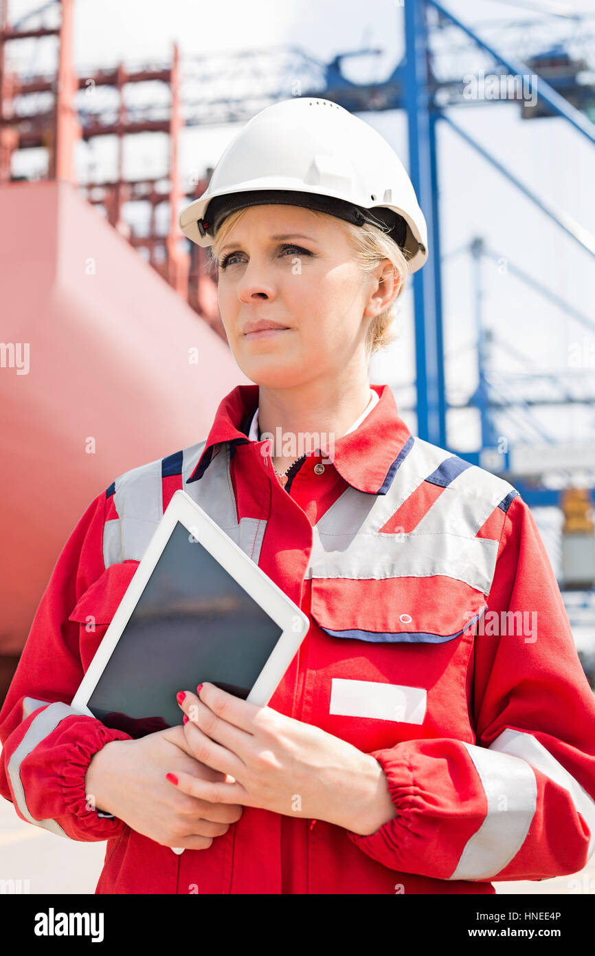 Engineer industry tablet hi-res stock photography and images - Alamy