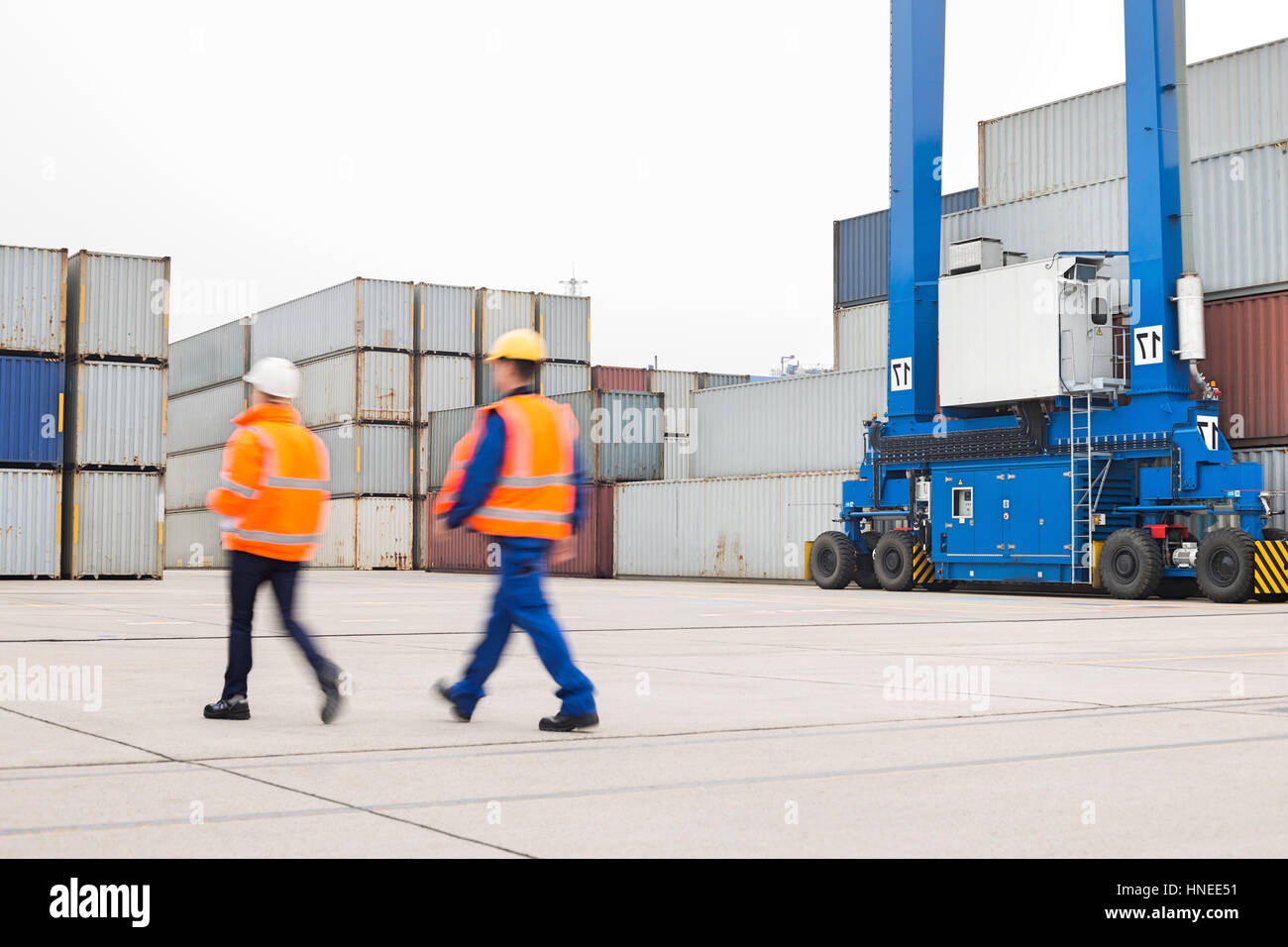 Shipping container rear view hi-res stock photography and images - Alamy