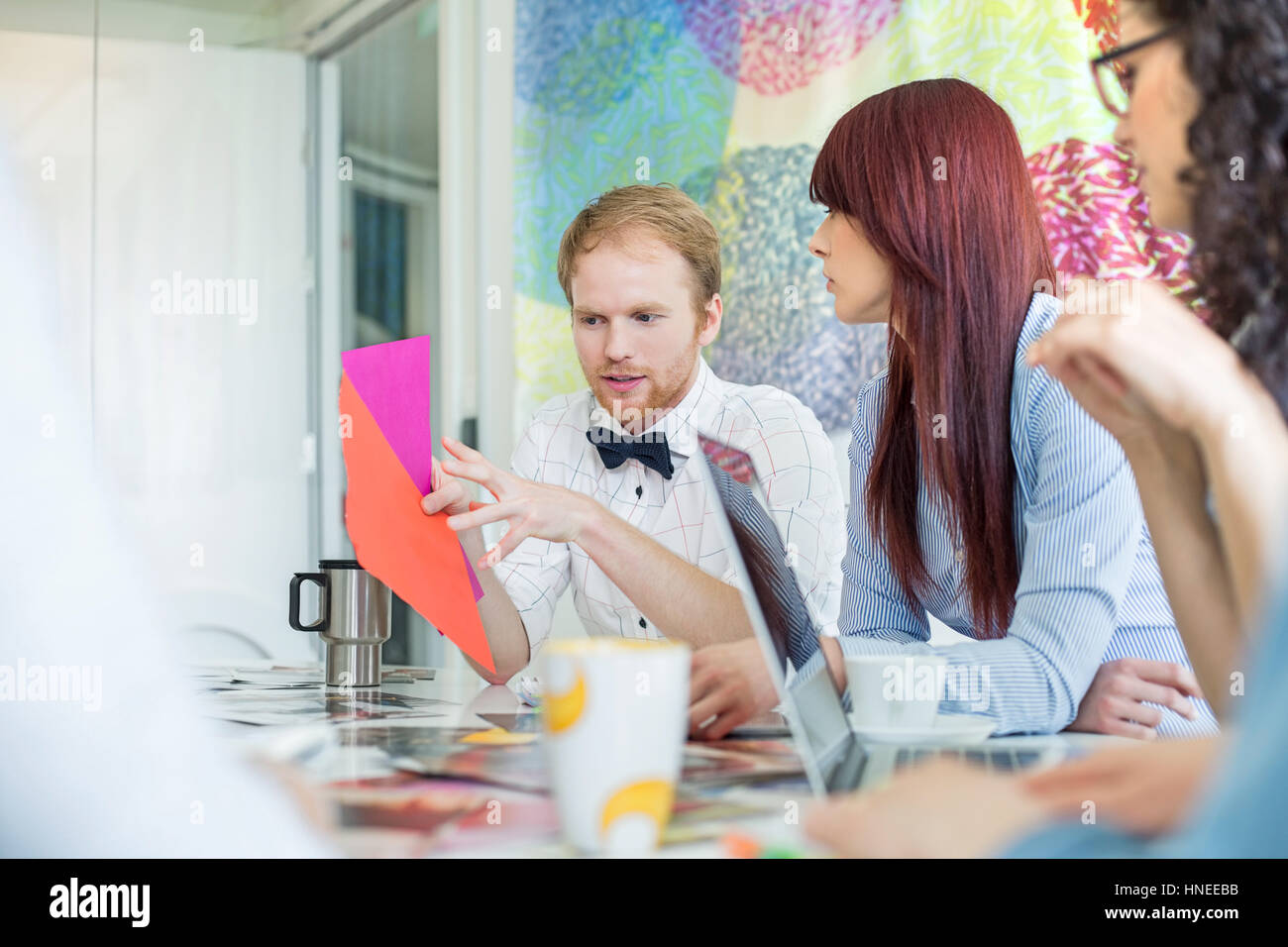 Explaining technology hi-res stock photography and images - Alamy