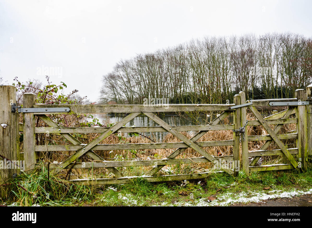 Padlocked gate hi-res stock photography and images - Alamy
