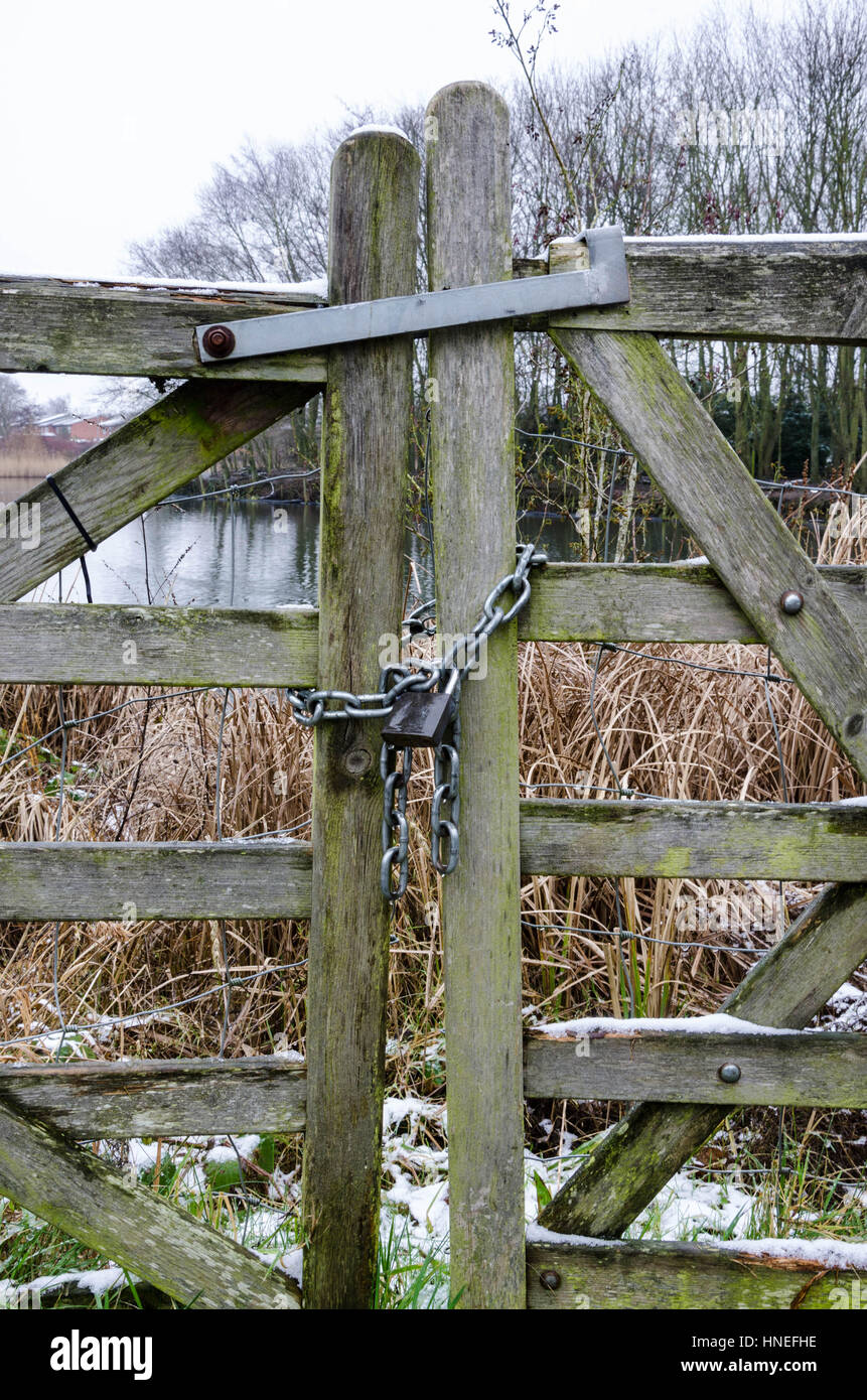 A padlocked gate Stock Photo - Alamy