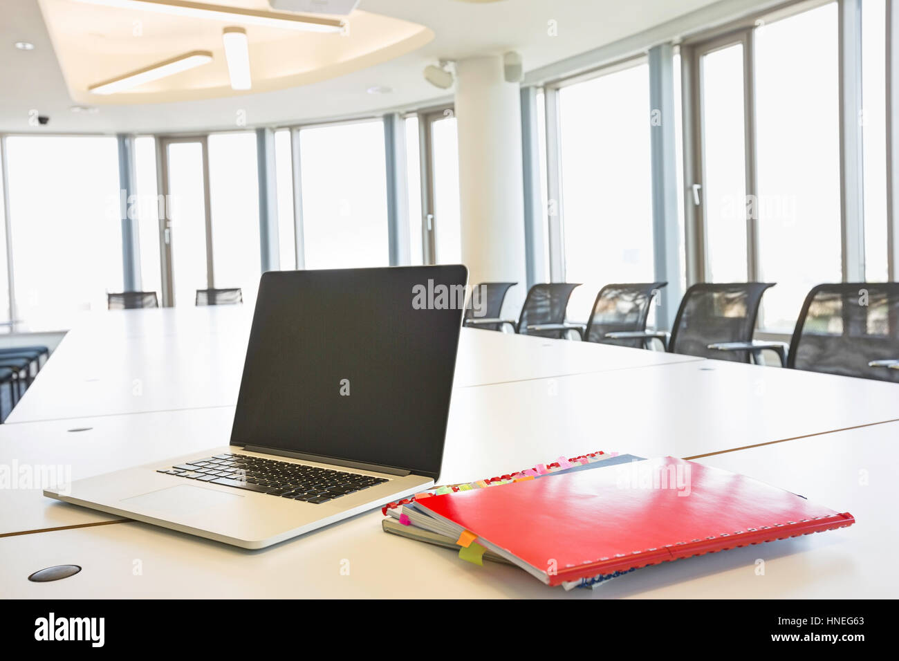 Very large conference table hi-res stock photography and images - Alamy