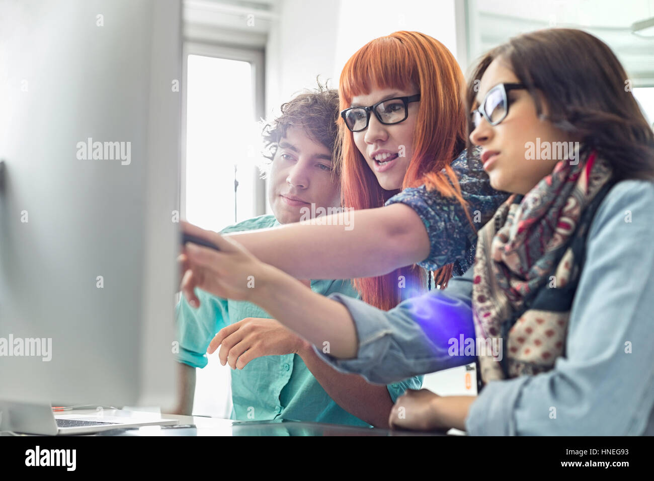 Business talking over computer hi-res stock photography and images - Alamy