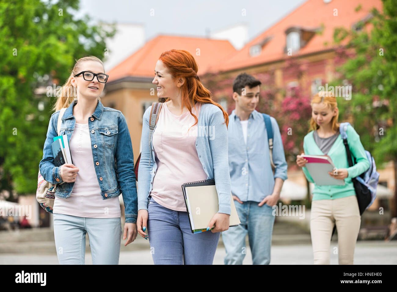 University focus group hi-res stock photography and images - Alamy