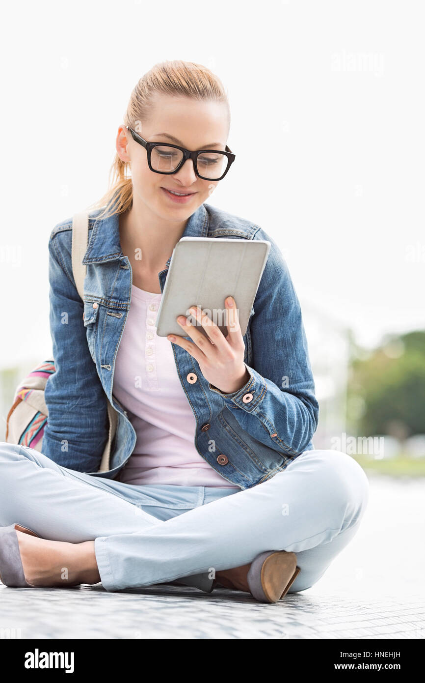 College student tablet hi-res stock photography and images - Alamy