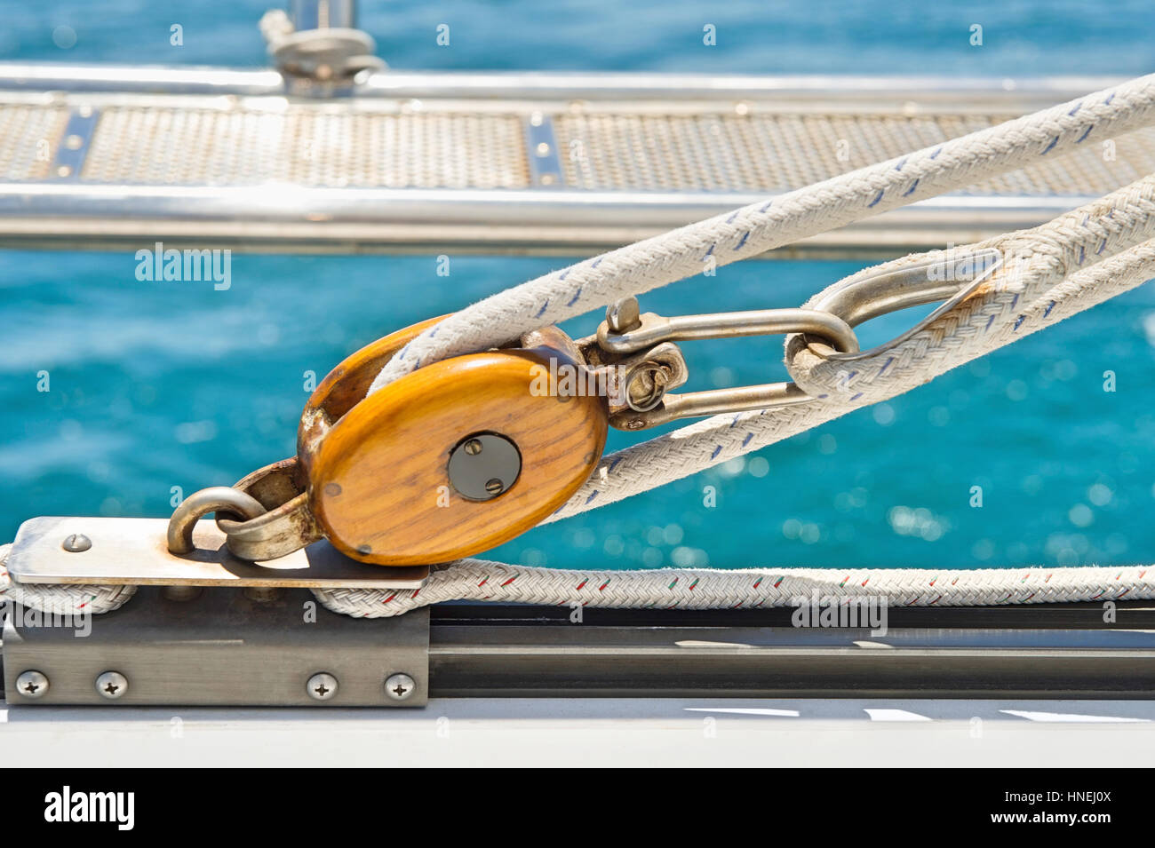 Block and tackle hi-res stock photography and images - Alamy
