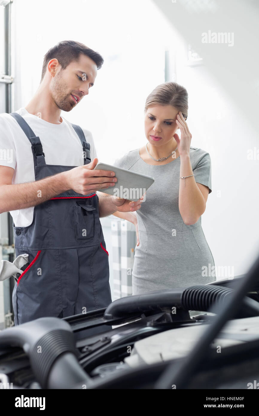 Customer engineer hi-res stock photography and images - Alamy