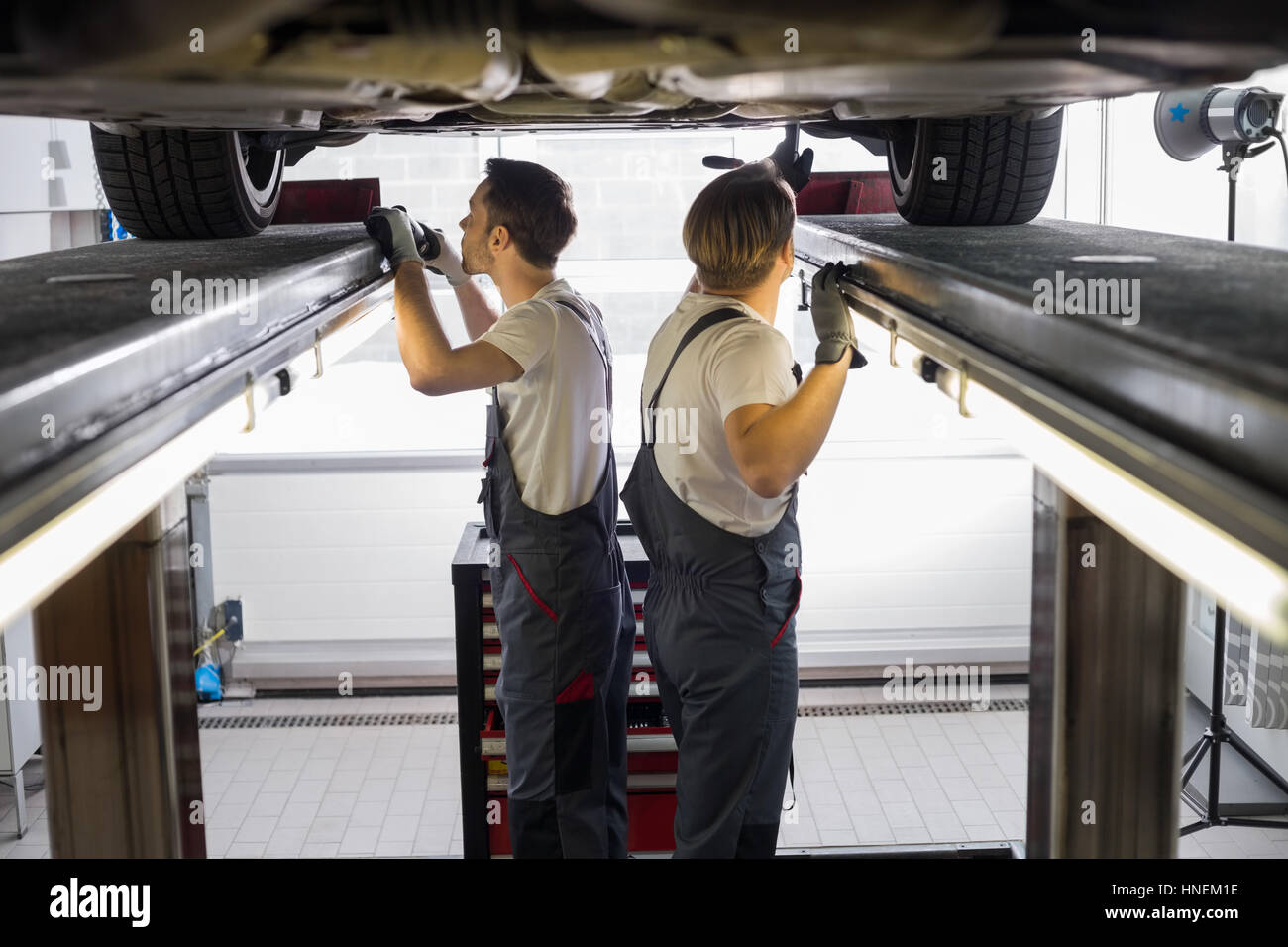Car maintenance shop hi-res stock photography and images - Alamy