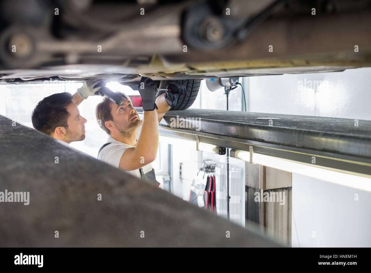 Car maintenance workshop hi-res stock photography and images - Alamy