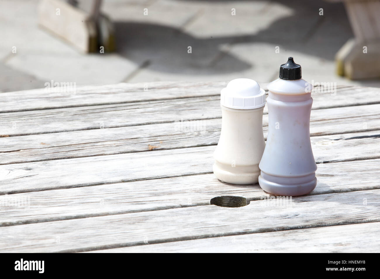 Table salt hi-res stock photography and images - Alamy