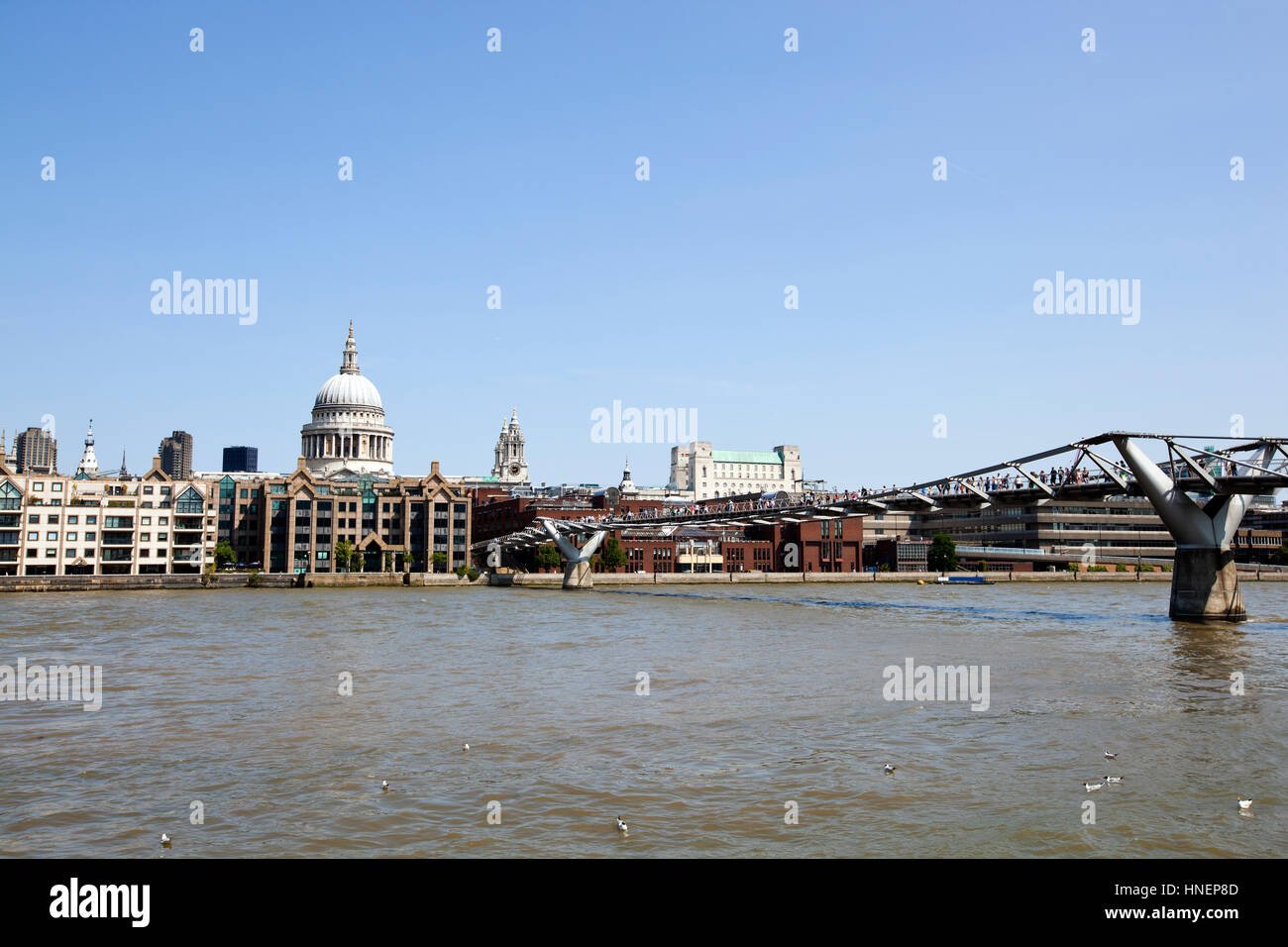 London bridge background hi-res stock photography and images - Alamy