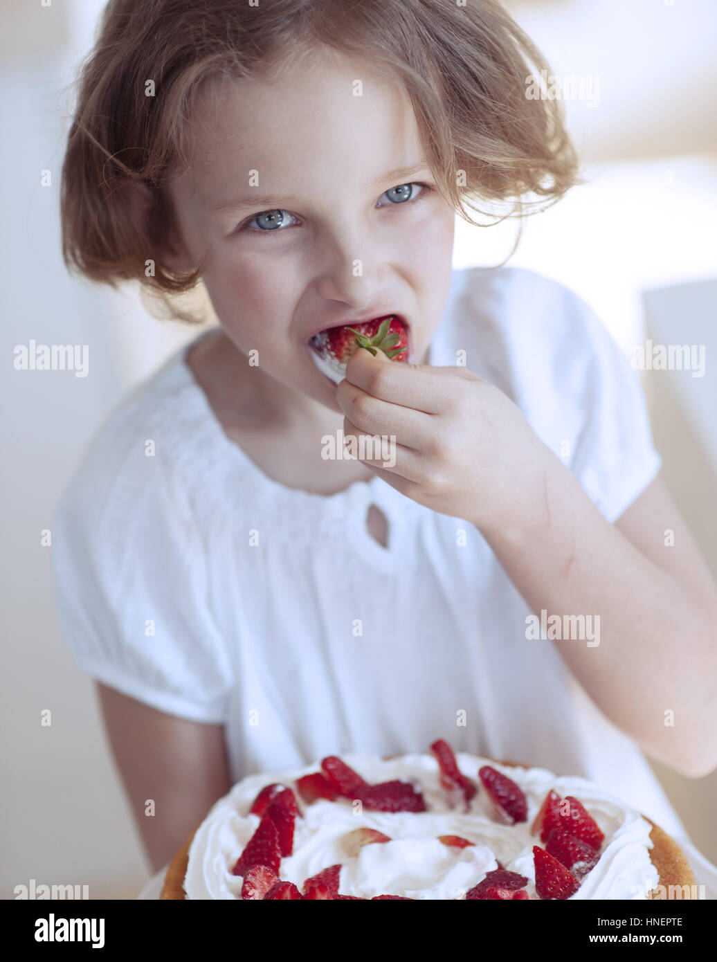 Cake eating close up hi-res stock photography and images - Alamy