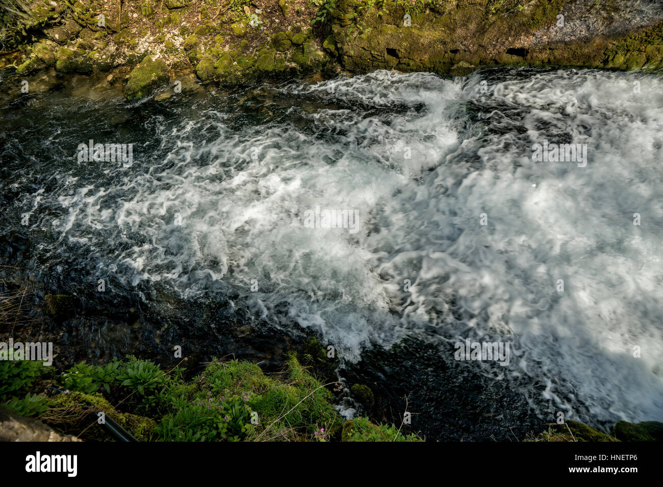 Waterfalls over rocks hi-res stock photography and images - Alamy
