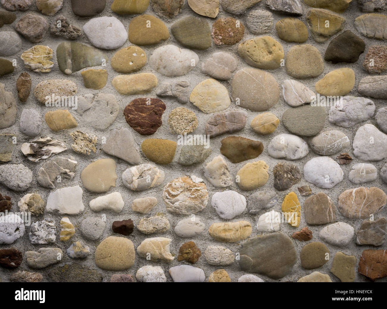 River stonewall hi-res stock photography and images - Alamy
