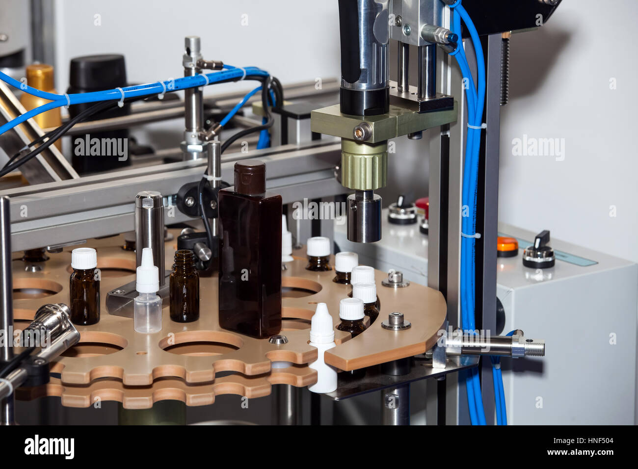Ampoule filling and sealing machine, equipment in pharmaceutical ...