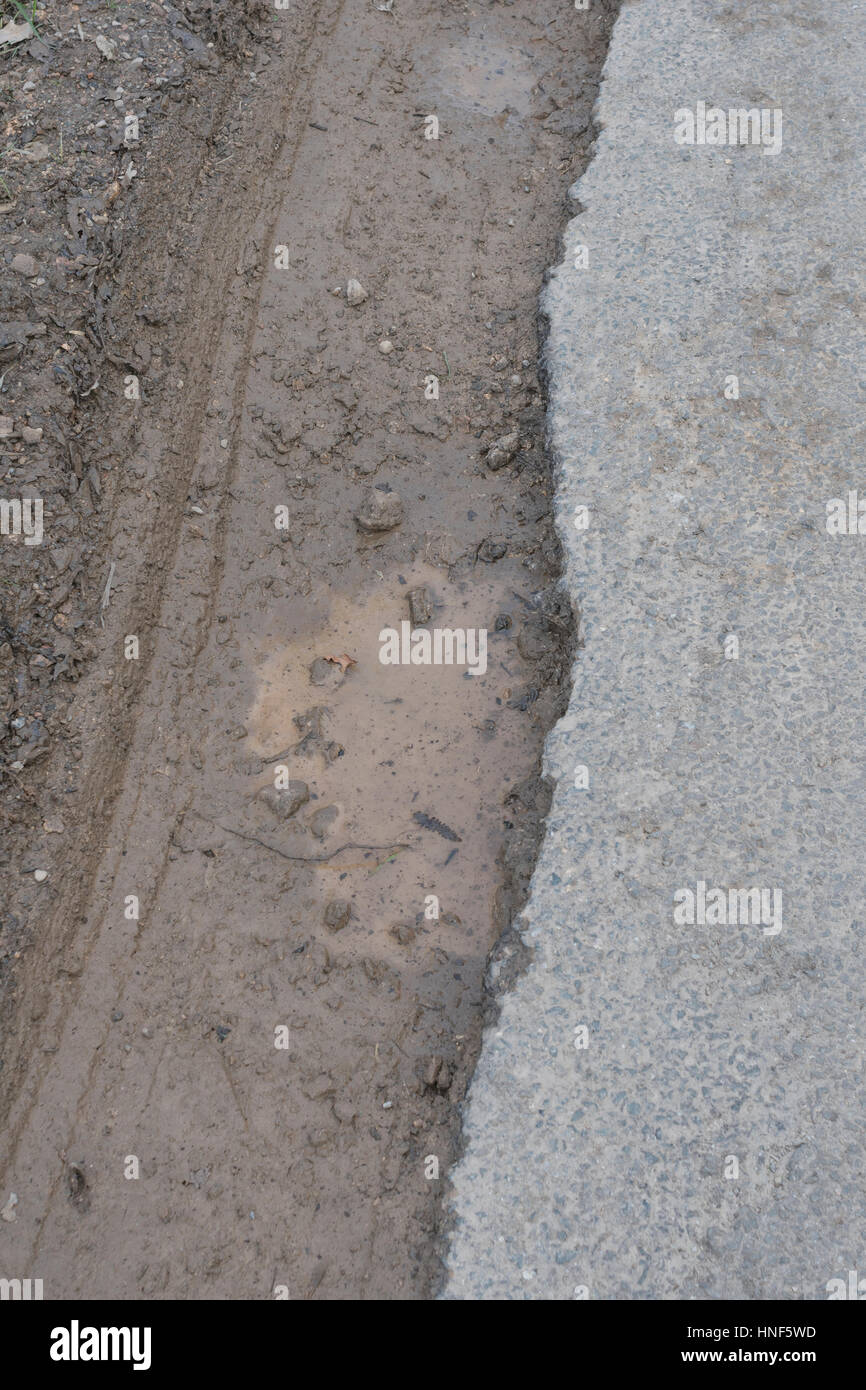 Edge failure road hi-res stock photography and images - Alamy