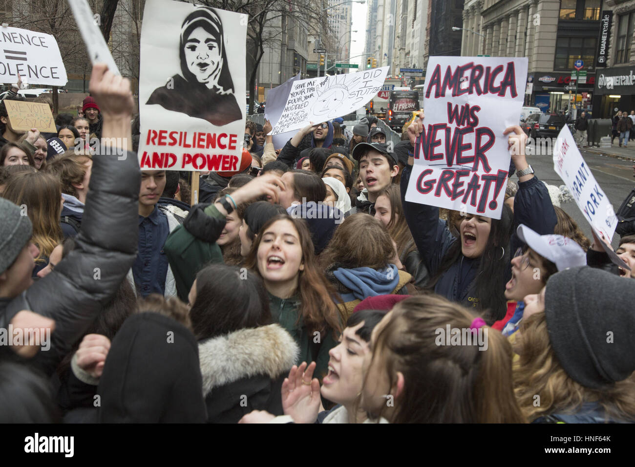 Multi ethnic college students us hi-res stock photography and images ...