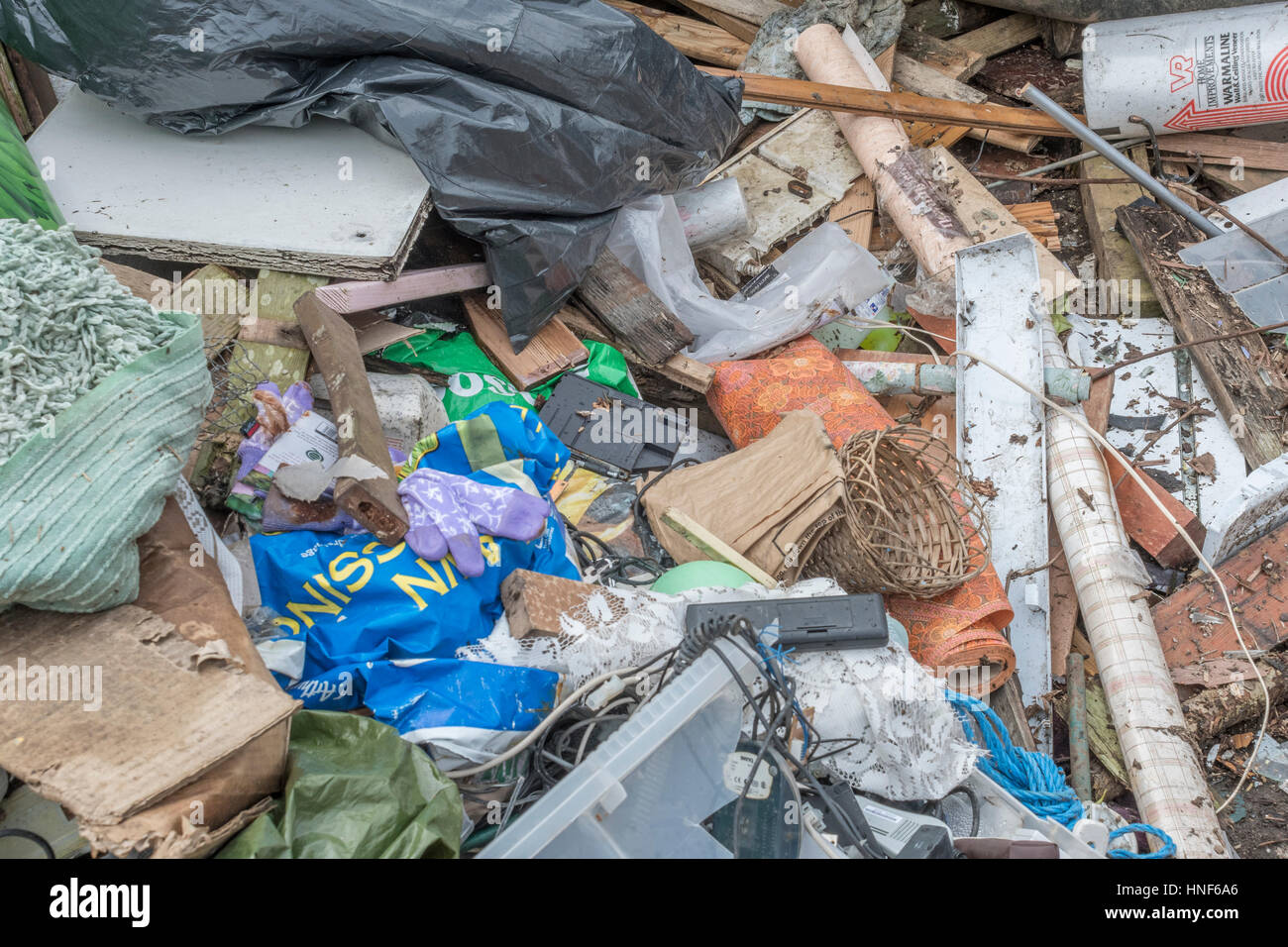 Rubbish bin and contents hi-res stock photography and images - Alamy