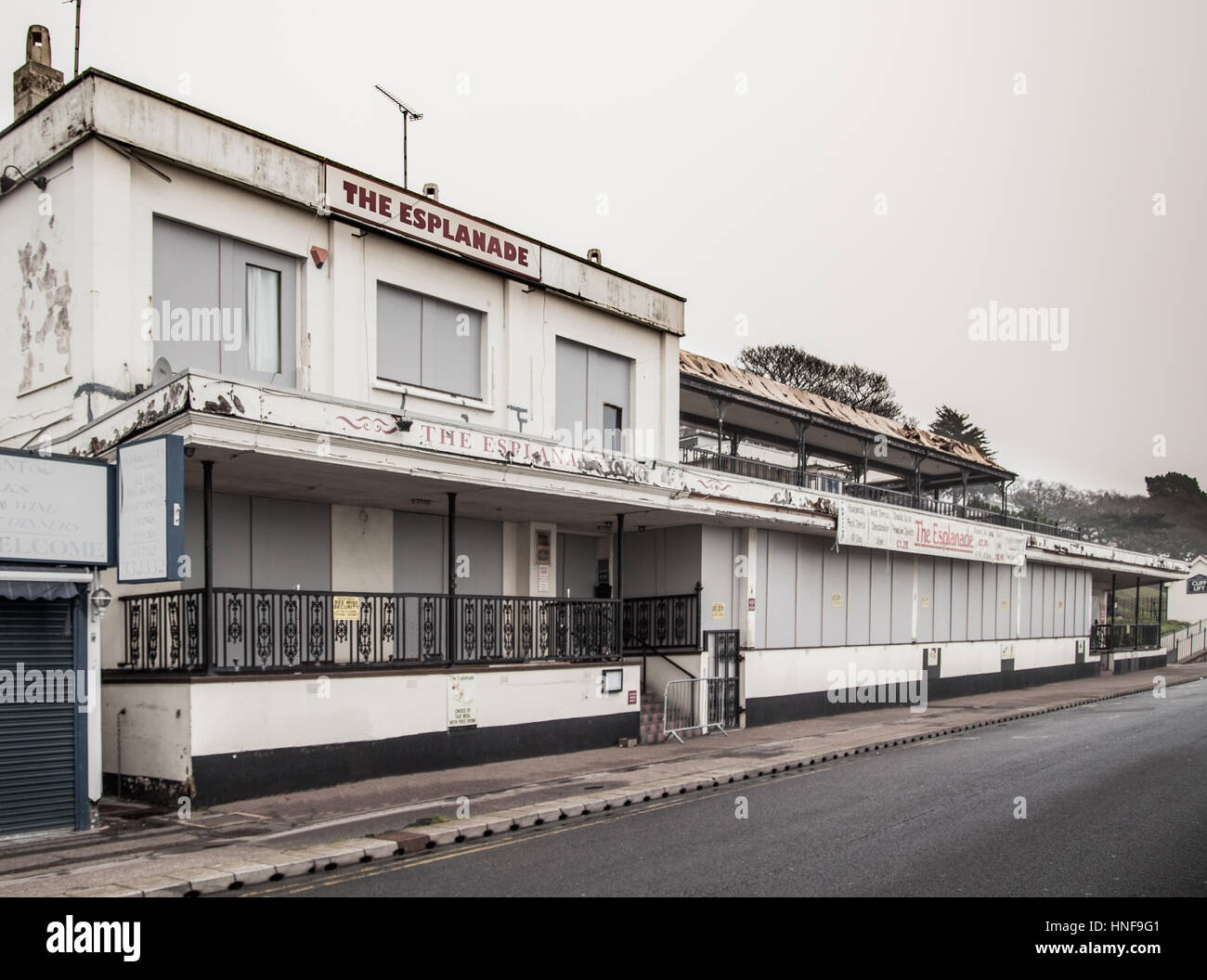 Abandoned Building on Southend Sea Front Stock Photo - Alamy