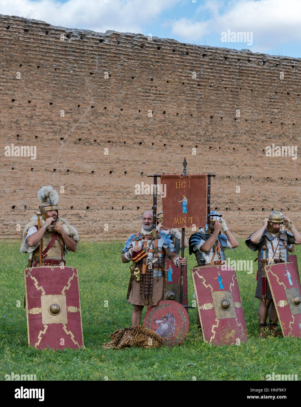 Roman reenactment rome hi-res stock photography and images - Alamy