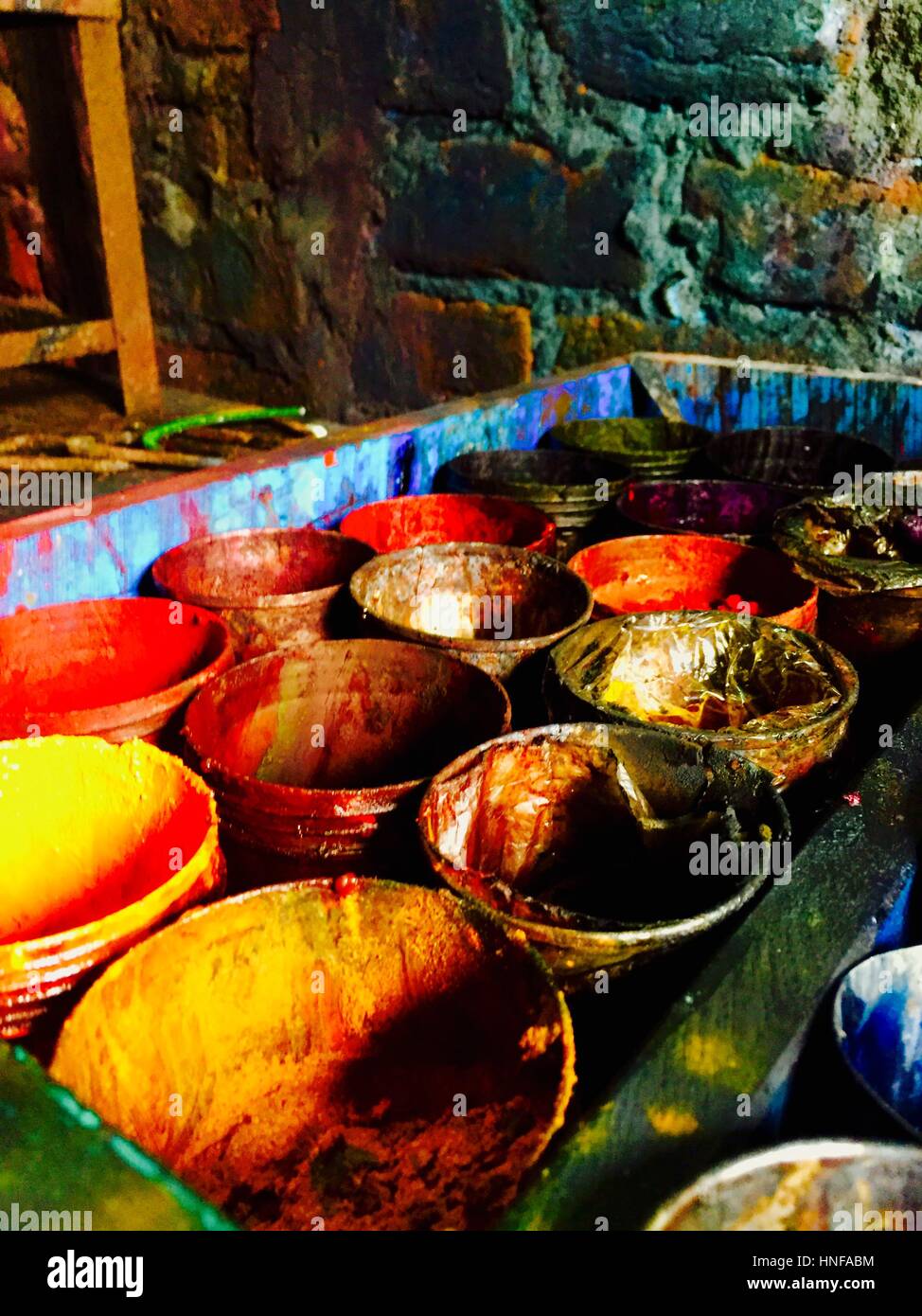 Coloring shapes hi-res stock photography and images - Alamy