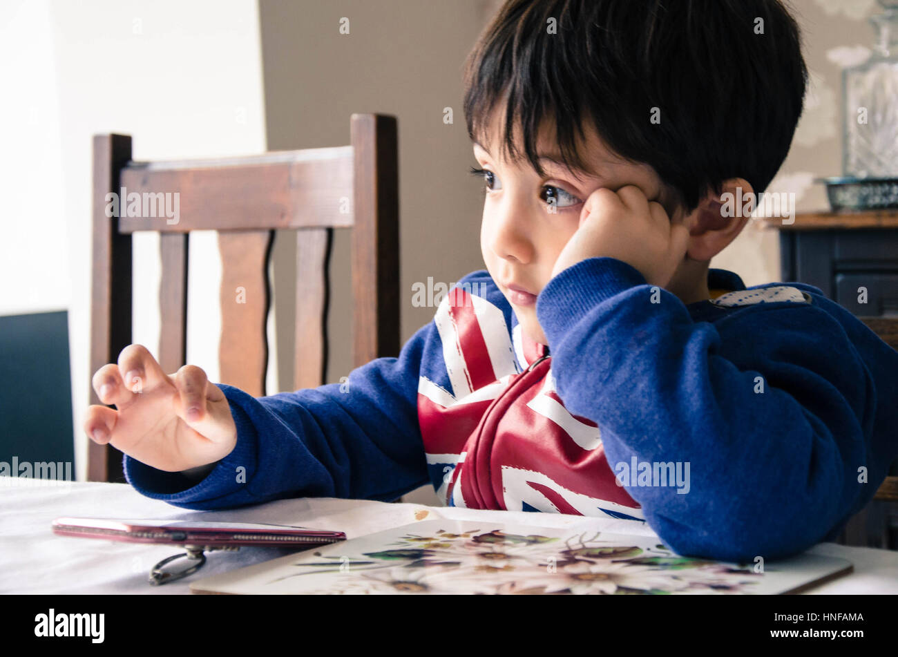 Elbow on table hi-res stock photography and images - Alamy