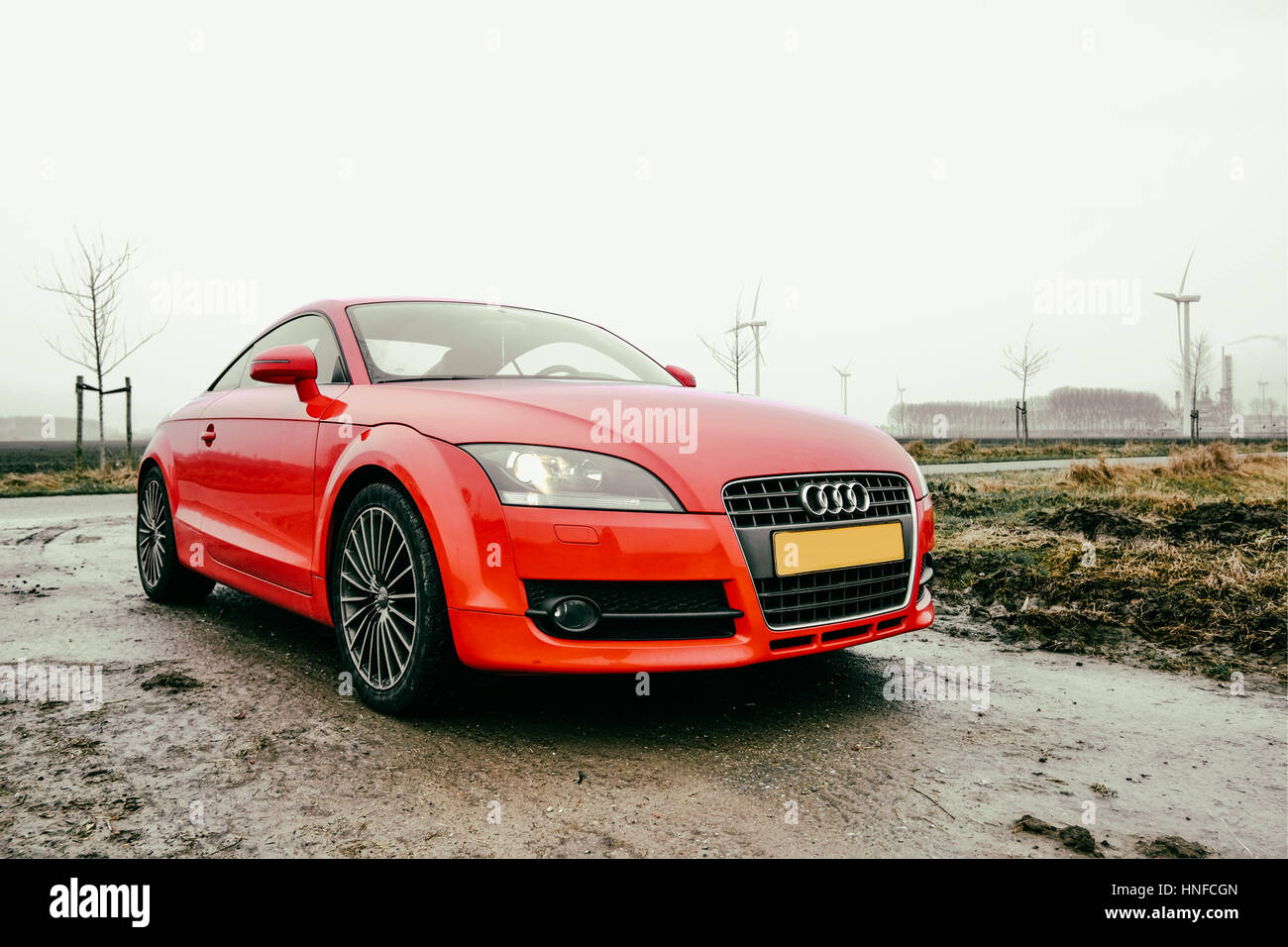 Audi tt red hi-res stock photography and images - Alamy
