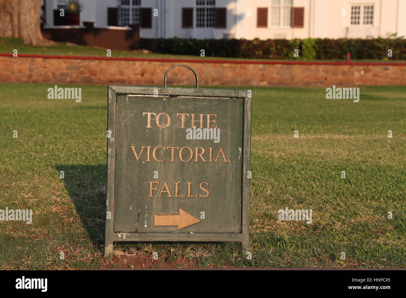To the Victoria Falls sign at the iconic Victoria Falls Hotel Stock ...