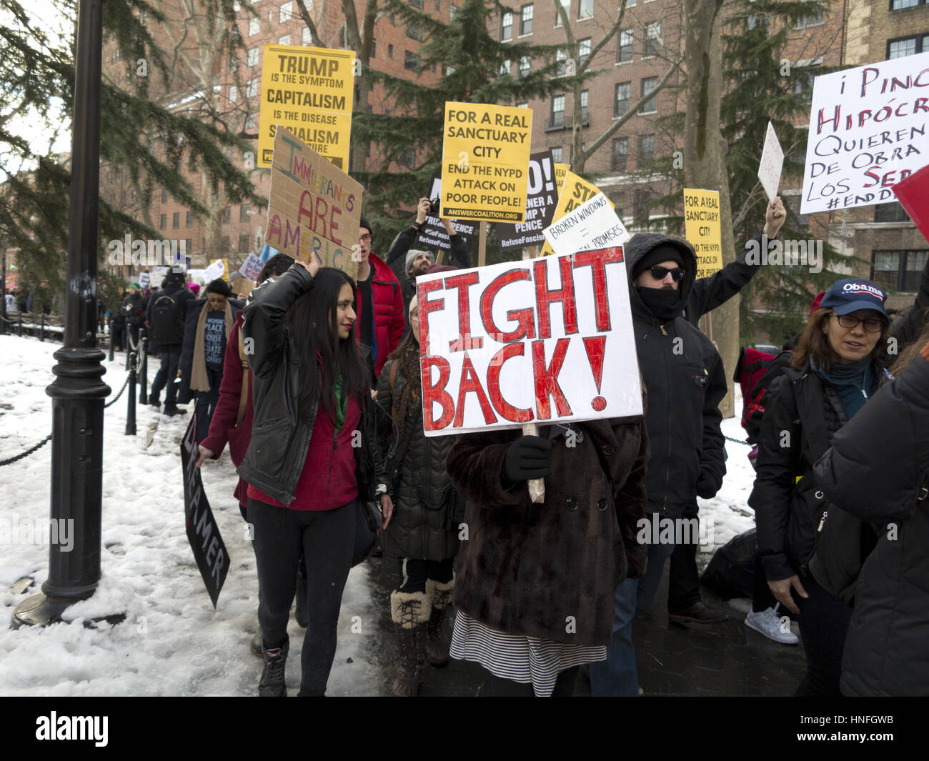 Pro immigration hi-res stock photography and images - Alamy