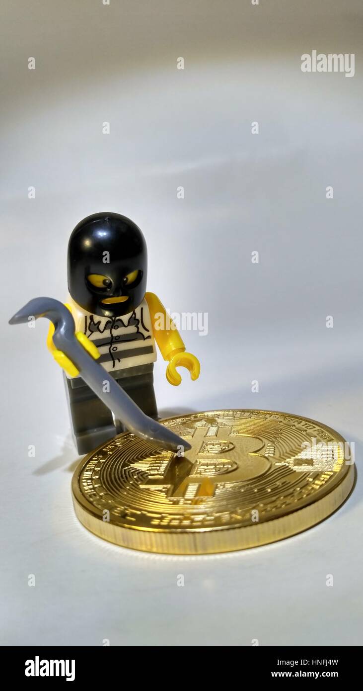 Robbery running loot hi-res stock photography and images - Alamy