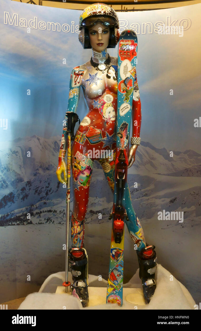 Female mannequin hi-res stock photography and images - Alamy