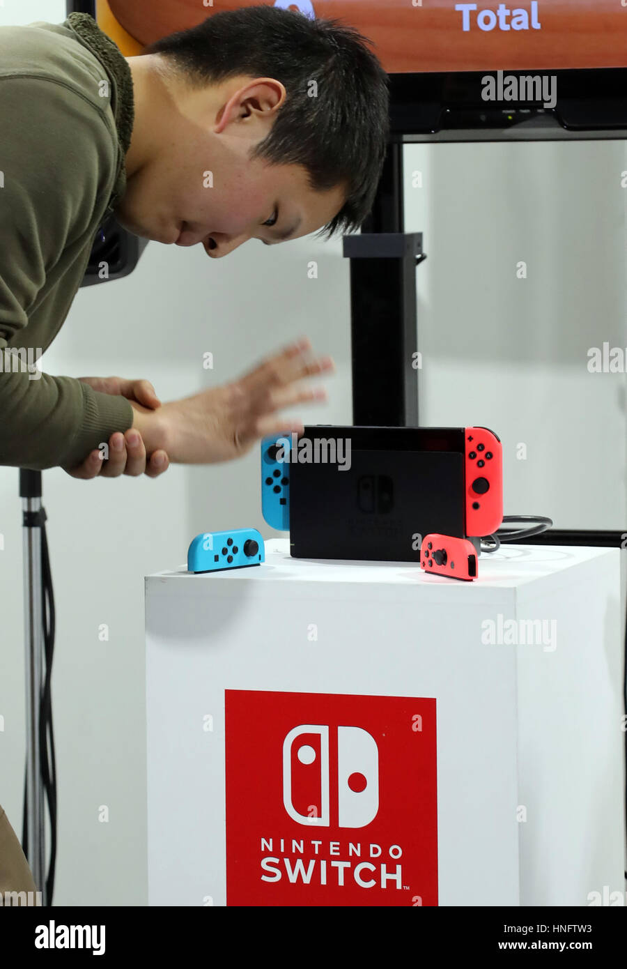 Chiba, Japan. 11th Feb, 2017. Japanese gamers play Nintendo's new ...