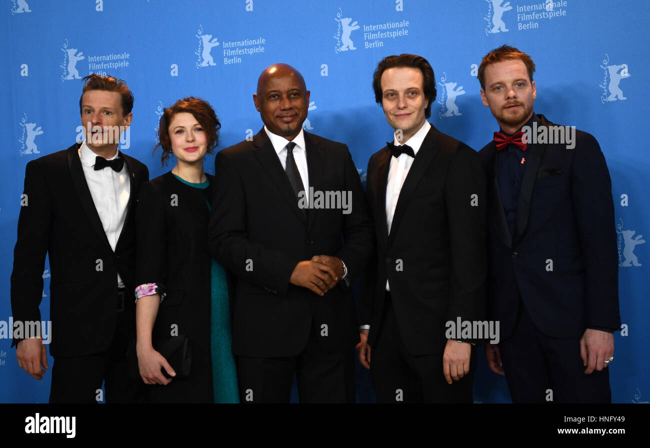 Berlin, Germany. 12th Feb, 2017. Actors Alexander Scheer, Hannah Steele ...