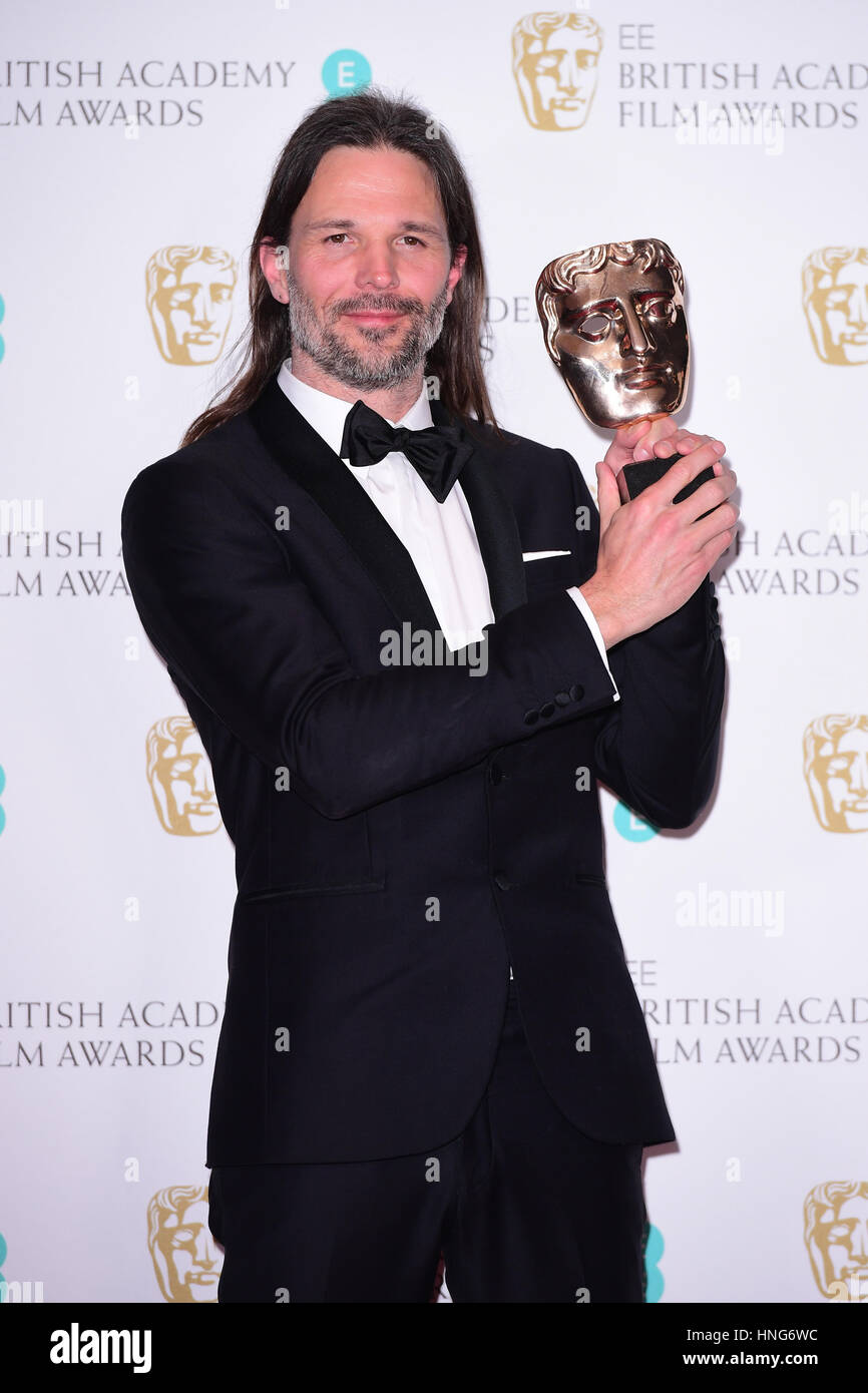 Linus Sandgren with the award for Best Cinematography for the film La ...