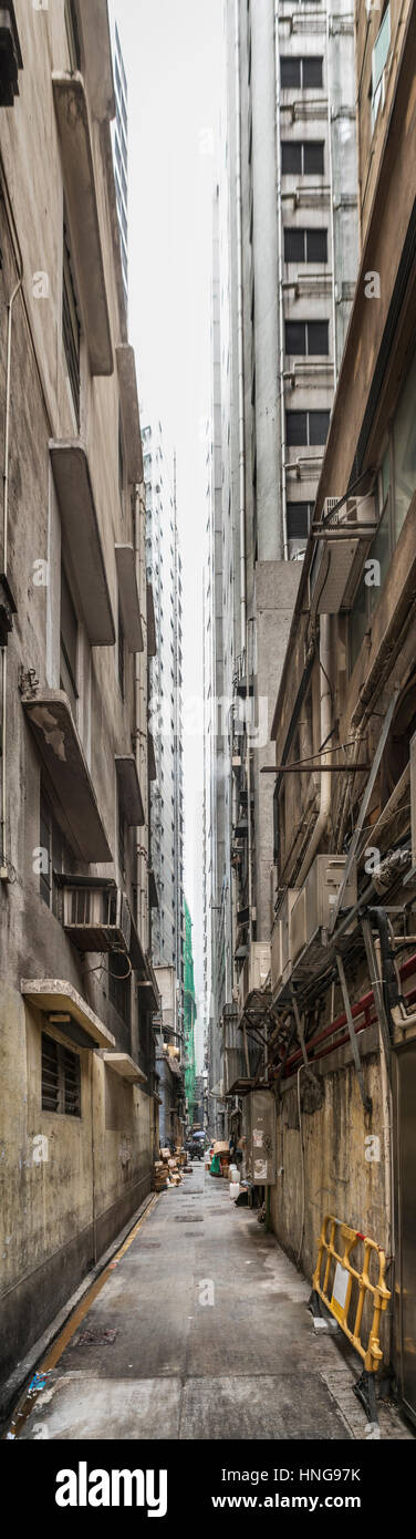 Dumpsters in an alley hi-res stock photography and images - Alamy