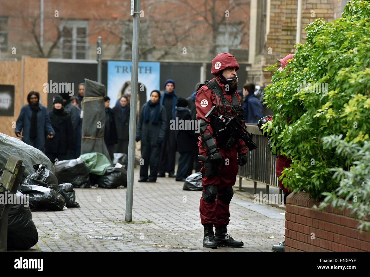 DOCTOR WHO series ten being filmed in Cardiff Bay Stock Photo - Alamy