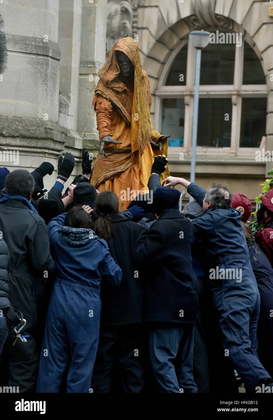 DOCTOR WHO series ten being filmed in Cardiff Bay Stock Photo - Alamy