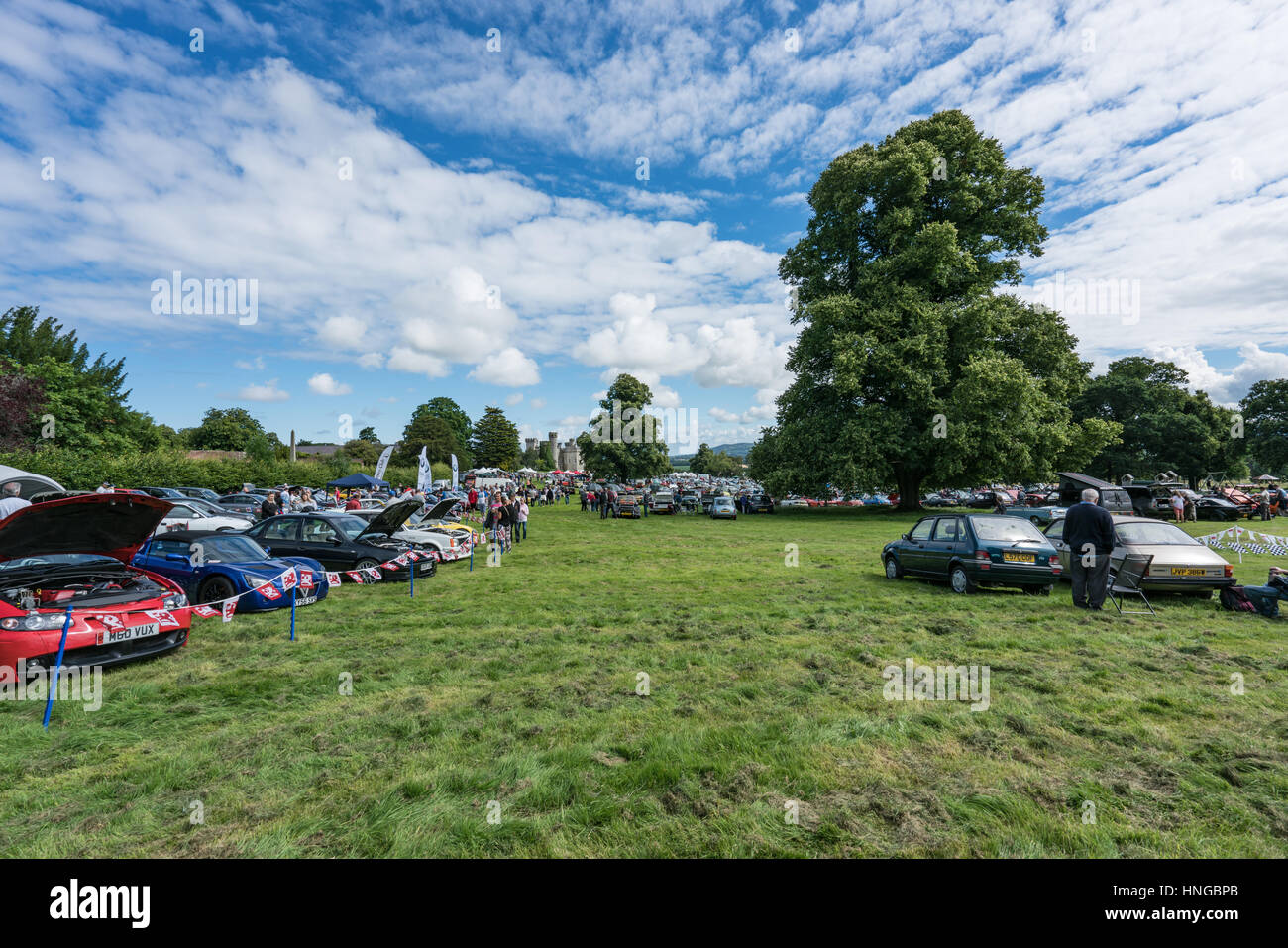 Bodelwyddan Castle grounds packed with classic cars at the at the 2016 ...