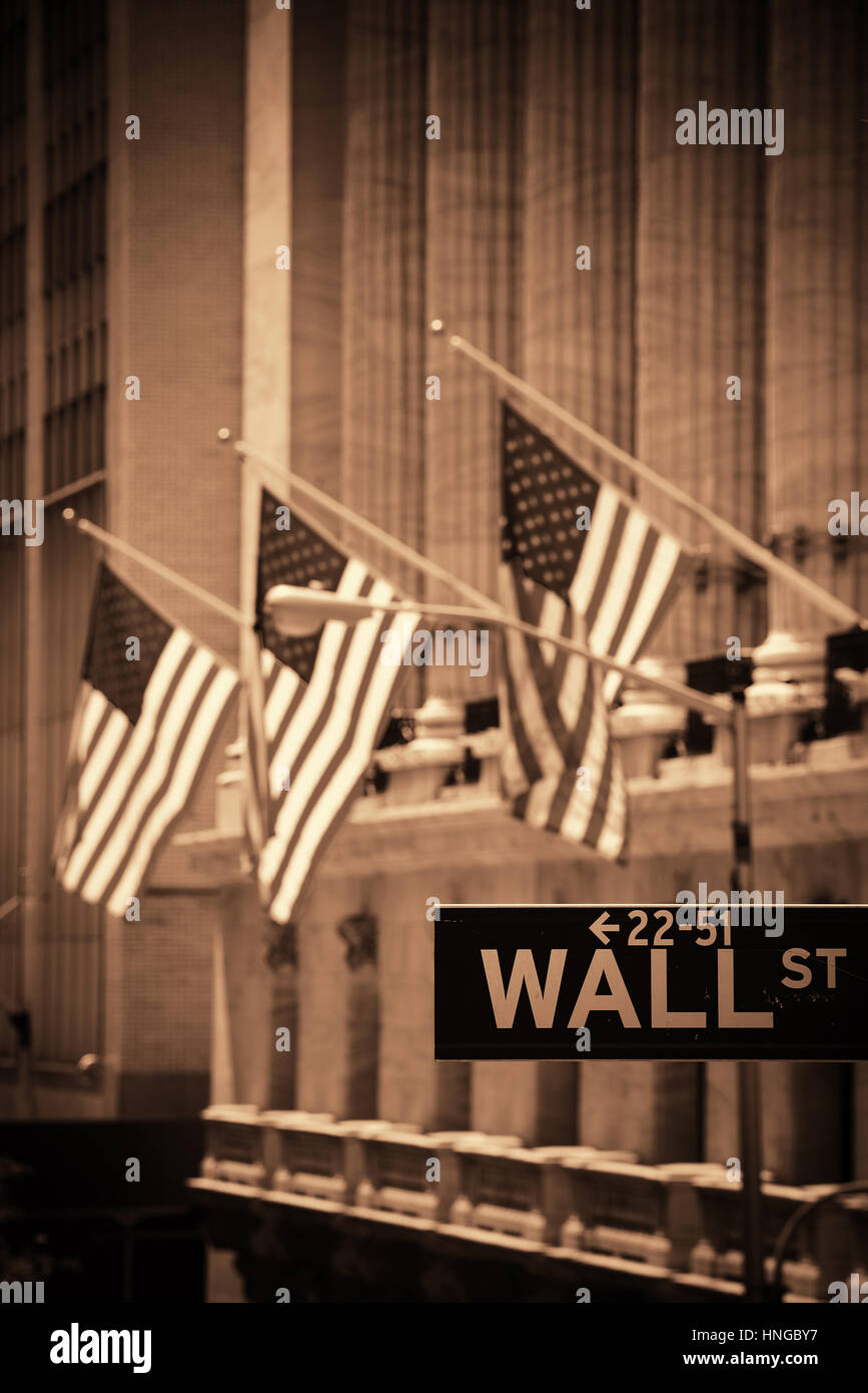 5 wall street hi-res stock photography and images - Alamy