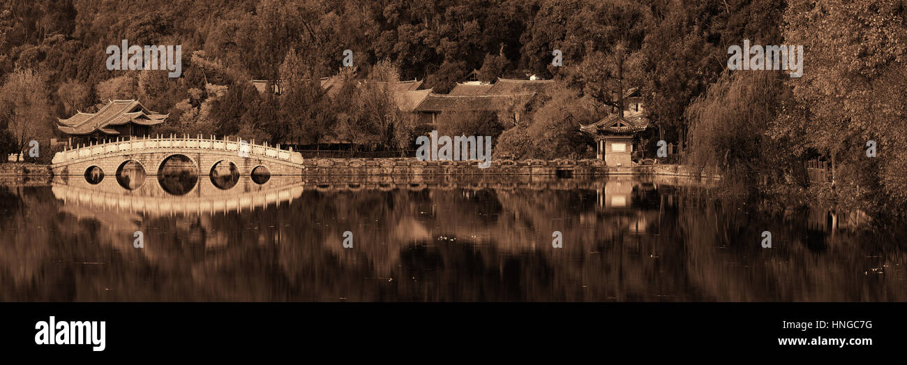 Black Dragon pool in Lijiang, Yunnan, China Stock Photo - Alamy