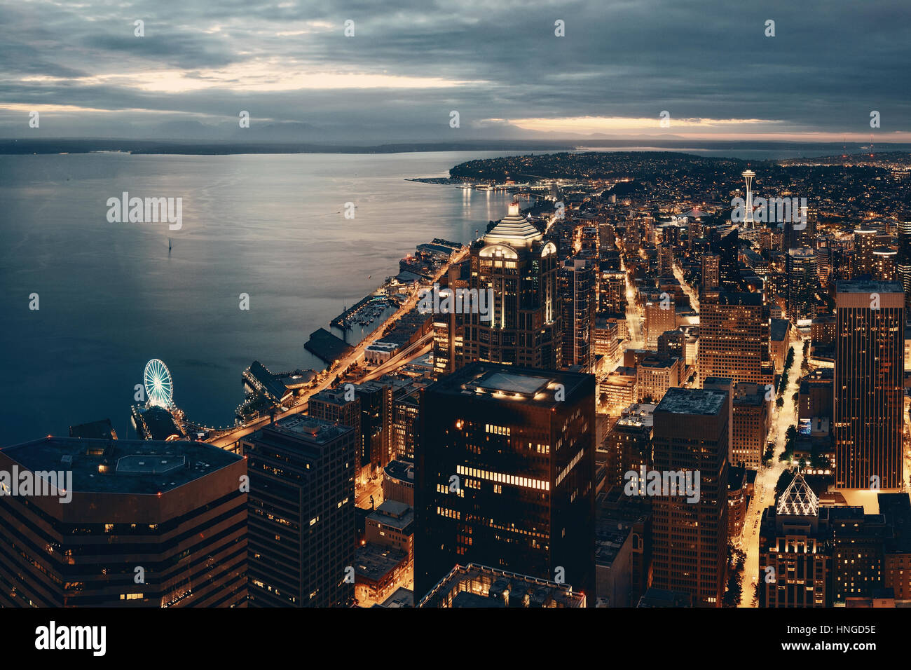 Seattle rooftop panorama view with urban architecture at night Stock ...