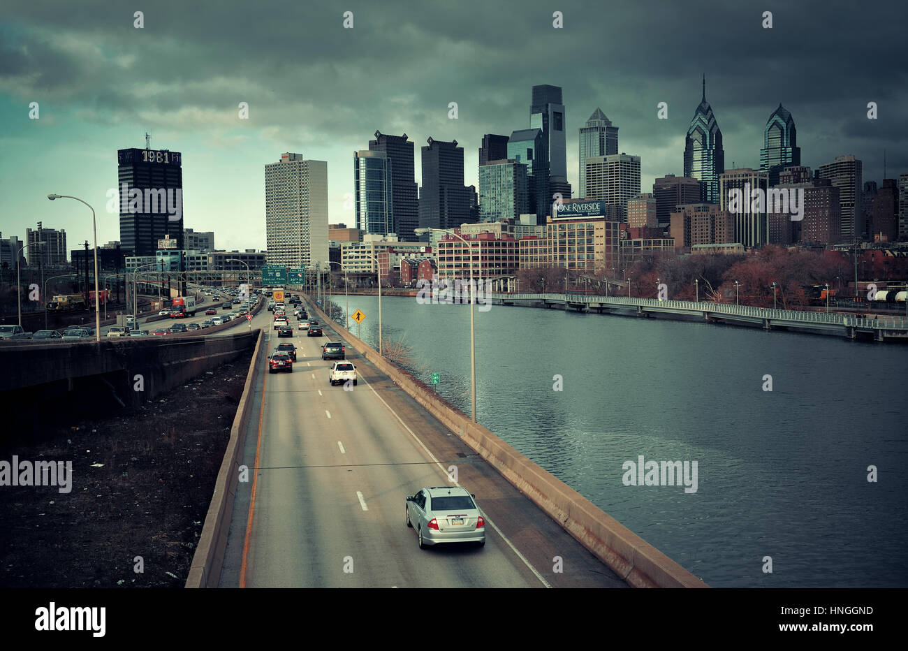 PHILADELPHIA, PENNSYLVANIA - MAR 26: city skyline with highway traffic ...